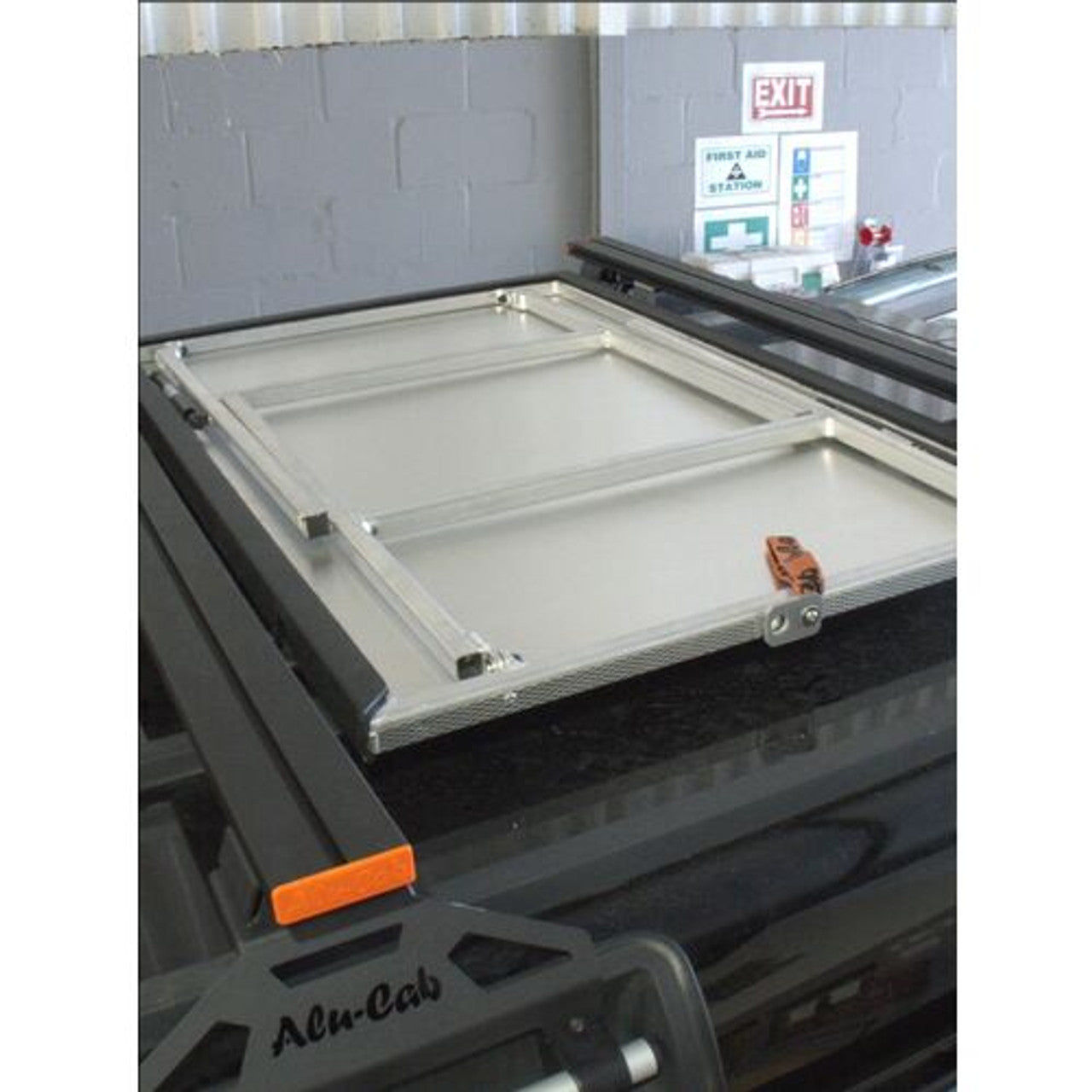 Table Slide for Ineos Grenadier – Tiny Rig Co