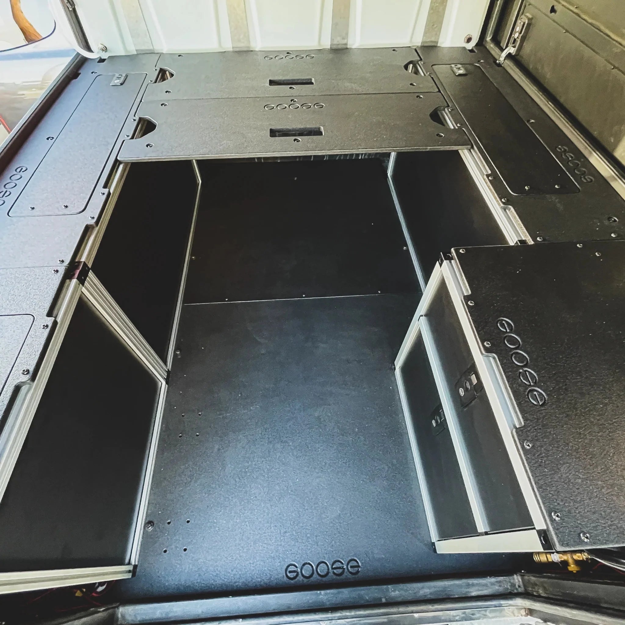 Alu-Cab Canopy Camper - Sleep Deck Panel - Utility Module to Utility M ...